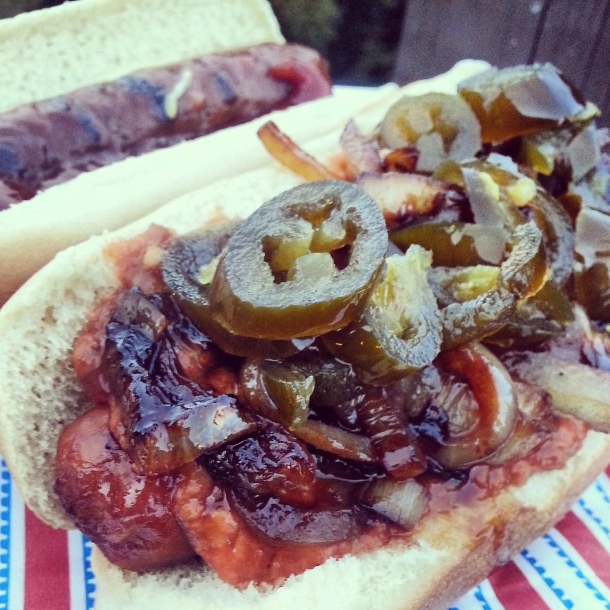 It doesn’t get any more American | Grilled Cheddar Hot Dogs with Hard ...